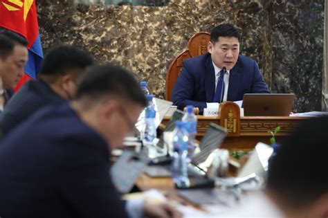 Засгийн газар Ерөнхийлөгчийн санаачилсан Улс төрийн намын тухай хуулийн төслийг хэлэлцэж байна