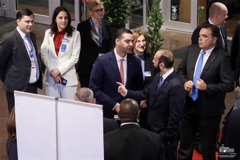 Ստրասբուրգում Միրզոյանը մտքեր է փոխանակել ԵԱՀԿ գործող նախագահ Իեն Բորջի հետ Factor Tv