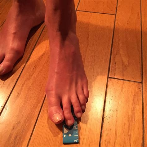 Holly Burts Feet