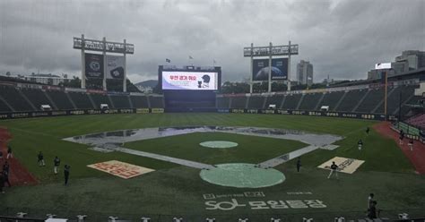 수도권에 갑작스런 폭우프로야구 잠실·인천 경기 우천 취소종합