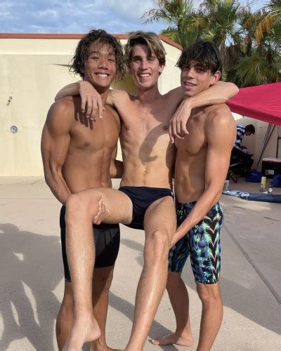 🏊🏻‍♂️ Swimmer Speedos 🩲 Tumbex