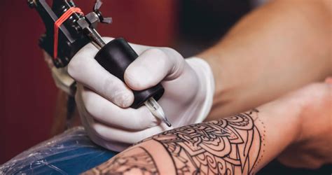 En Fotos ¡nueva Tendencia Tatuajes Para Decorar Tu Escote