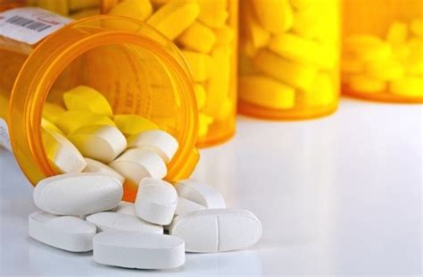 Hydrocodone Vs Oxycodone What Are The Differences Difference Camp