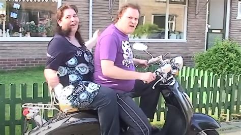 De 51 Jarige Romana Vriendin Van Internetheld Zanger Rinus Plotseling Overleden