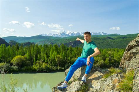 夏日风景的山图片 包图网企业站