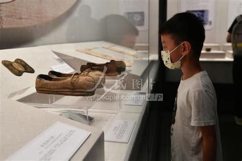 江苏常州博物馆举办南宋芳茂周塘桥南宋墓出土文物特展 人民图片网