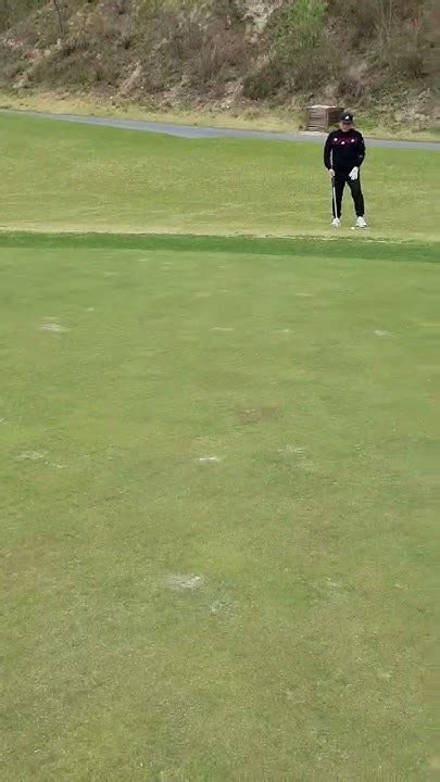 빅토르호블란 동생 속리산 클럽d 첫번째홀 20미터 피칭웨지 나증ㄴ탄도 어프로치 30초루틴무조건 굴려야 미스를 줄입니다웨지필드골프필드숏게임피칭웨지필드어프로치필드