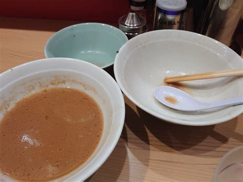 ジャスティスさん On Twitter 錦糸町駅南口近くにある娘お気に入りの漢ラーメン室へ ラーメン 700円 キャベツ、ネギ 各100円