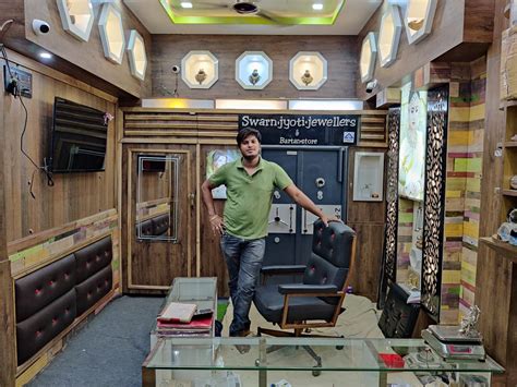 राज सोनी शिक्षा के स्तर को इस प्रकार गिरा दिया गया है कि युवाओं के भविष्य के साथ खिलवाड़ हो