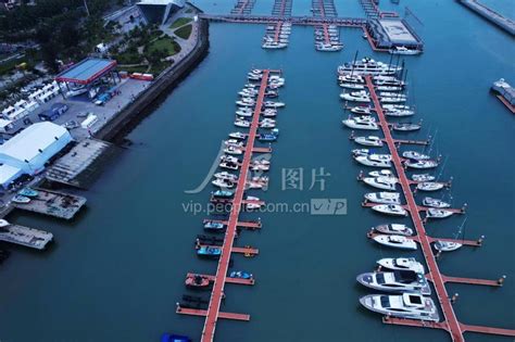 海南海口：知名品牌船艇亮相消博会 人民图片网