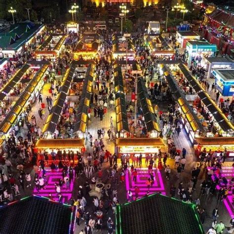 沈阳，亚洲最大夜市开市热闹非凡烟火来源国际