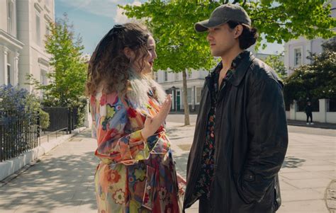 ‘too Much Review Lena Dunhams Likeable Rom Com Is Never As Vital As