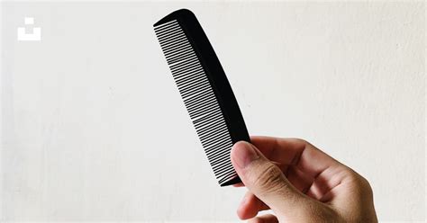 펜을 들고 있는 손 사진 Unsplash의 무료 빗 이미지