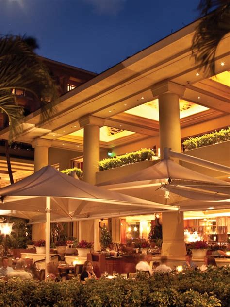 Maui Steakhouse And Seafood Restaurant Duo Four Seasons Resort Maui