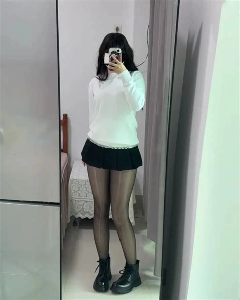 👼독고다이주늬👼 발바닥 간지럼 참기 챌린지 간지럼 발바닥간지럼 살색스타킹 스타킹 Instagram