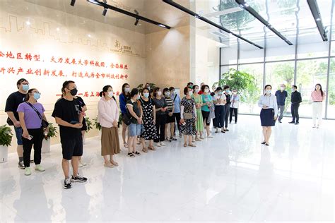 大场镇组织2022年政府开放日活动——创新引领时代智慧点亮生活 南大智慧城规划展示