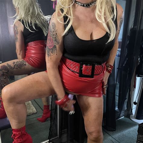 Miss Shirley A Chain Smoking Slut 233 Pics 4 Xhamster