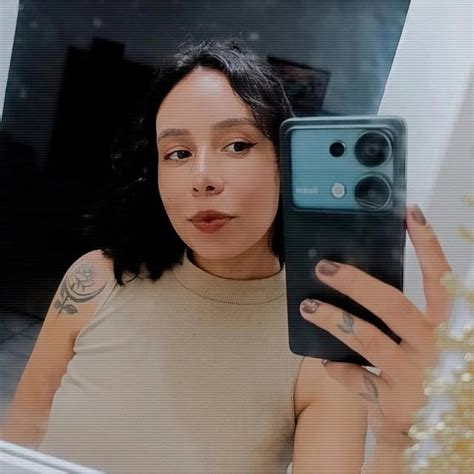 L͢e͢t͢íc͢i͢a͢ Leticia Lilies • Threads Say More