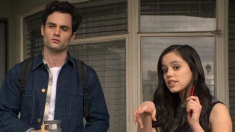 Penn Badgley Se Refiere Al éxito De Jenna Ortega Tras Merlina Ella