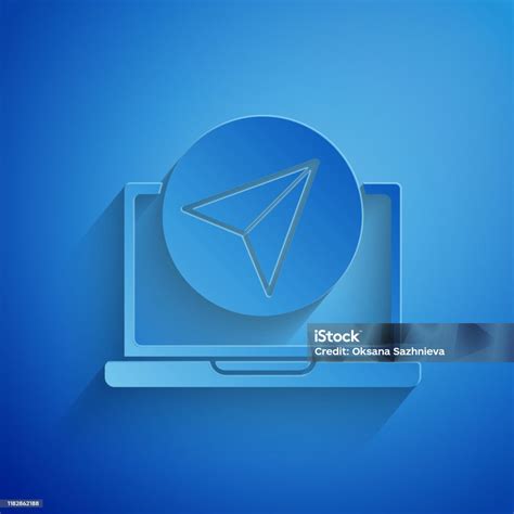 종이 잘라 파란색 배경에 격리 된 도시지도 탐색 아이콘의 인포 그래픽 노트북 앱 인터페이스 개념 디자인 지오레이스션 개념 종이 아트 스타일입니다 벡터 일러스트레이션 개념에