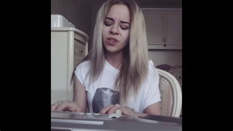 Красивая Блондинка очень круто поет сборник Youtube