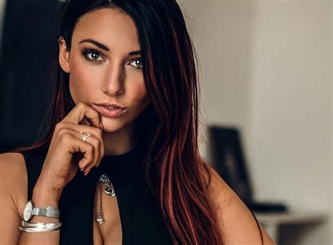 Delphine Wespiser veut arrêter la concurrence entre Miss elle lance