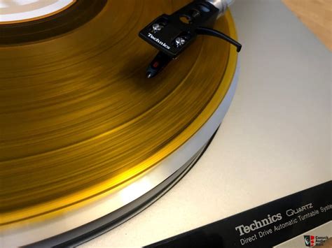 Technics SL Q2 Direct Drive Quartz Lock Semi Auto Turntable In Excellent Condition Photo