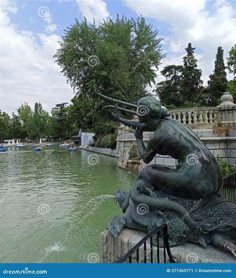 Statue In Retiro Park Madrid Stock Image Image Of Retiro Statue