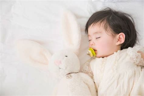 부모 4명 중 1명 아이 불안감에 못 자