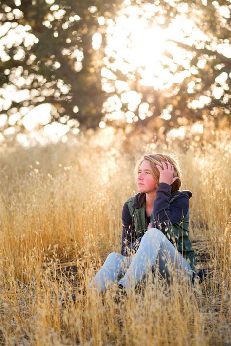 40 مدل ژست عکس در مزرعه گندم برای ثبت لحظات عاشقانه و ماندگار