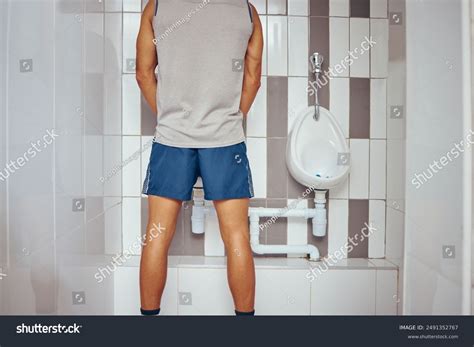 Proper Hygiene Urinating In A Toilet Explained