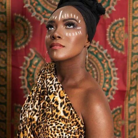 Zila Calei Princesa De Angola Encanta Público Com Canto E Presença Marcante Em Evento No