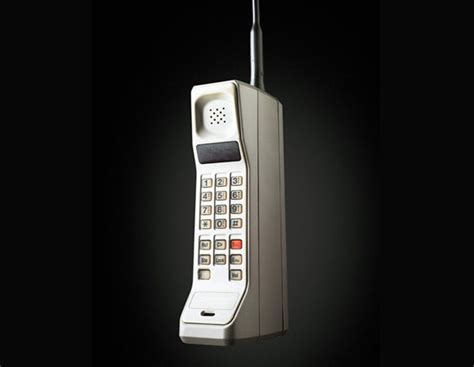 La Evolución De Los Celulares 30 Años Después 1983 2013 Social Geek