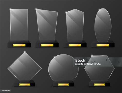유리 트로피 어워드 현실적인 유리 우승자 트로피 호화로운 유리 인형 세트입니다 1 위 상 크리스탈 상 대회 우승자를위한 컵 컬렉션 벡터 그림입니다 상에 대한 스톡 벡터 아트