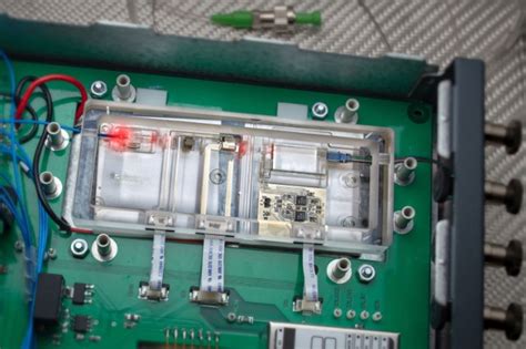 Automated Assembly Of Thin Glass Based Optical Systems Fraunhofer Izm