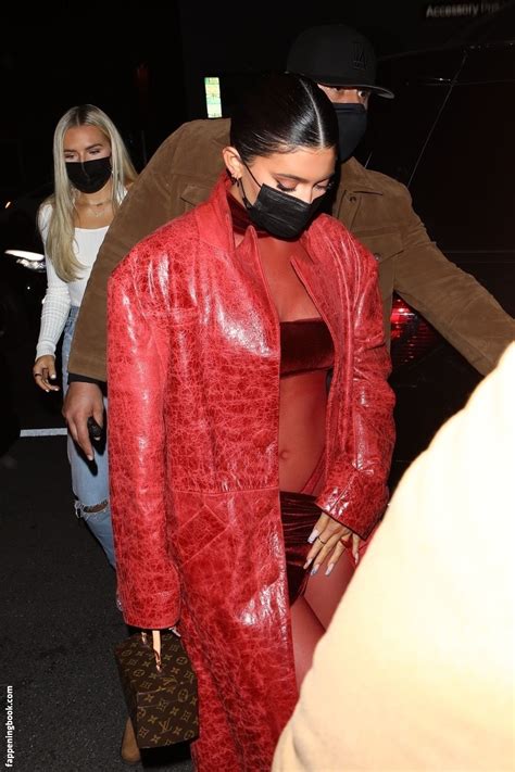 Kylie Jenner Kyliejenner Nude Onlyfans Leaks The Fappening