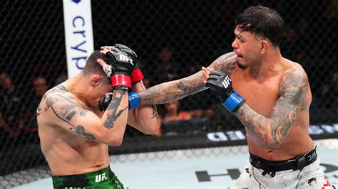 Royval Defeats Moreno Via Split Decision Stream The Video Watch Espn