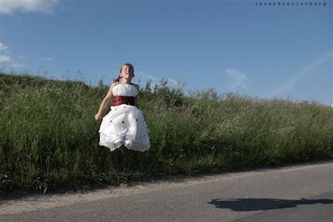 Archives Des Jenne Bleijenburg à Lombre Dun Paradoxe En Fleur