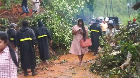 නාවලපිටිය දොළොස්බාගේ මාර්ගයට පස් කන්දක් කඩාවැටේ Today News Lk