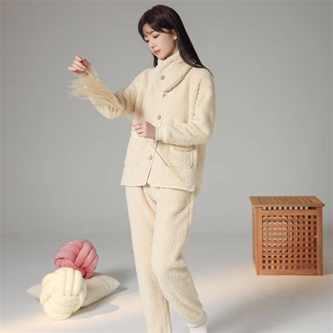 허니나이트 All 머플러 포함 뽀글 양털 극세사 커플잠옷 겨울 커플수면잠옷 파자마 세트