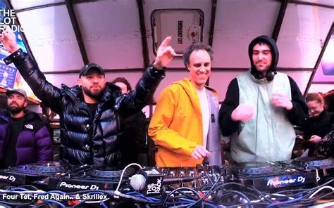 Skrillex Fred Again Four Tet 时代广场最新打碟现 哔哩哔哩