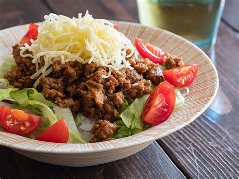 社員食堂の献立表の定番・人気メニューのまとめ！献立表の実例も紹介 ソフトム株式会社 給食業界のトータルソリューションベンダー