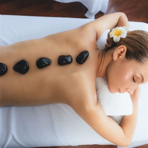 Massage Aux Pierres Chaudes Institut Cléo