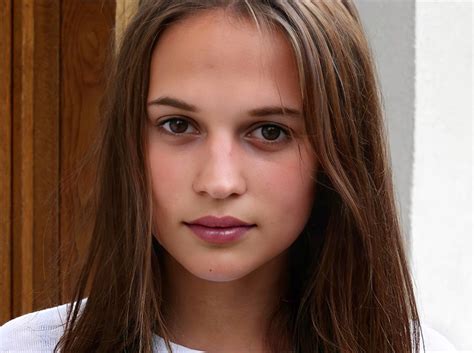 Alicia R Alicia Vikander