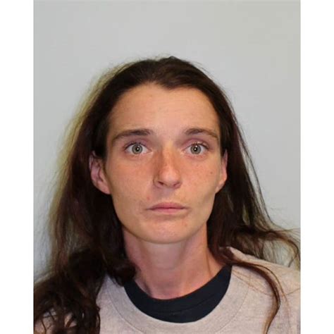 Лондонски полицаи с необичайно писмо до заподозряна за обири жена