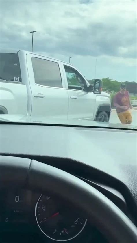 کلیپ آهنگ عربی با مرد عصبانی