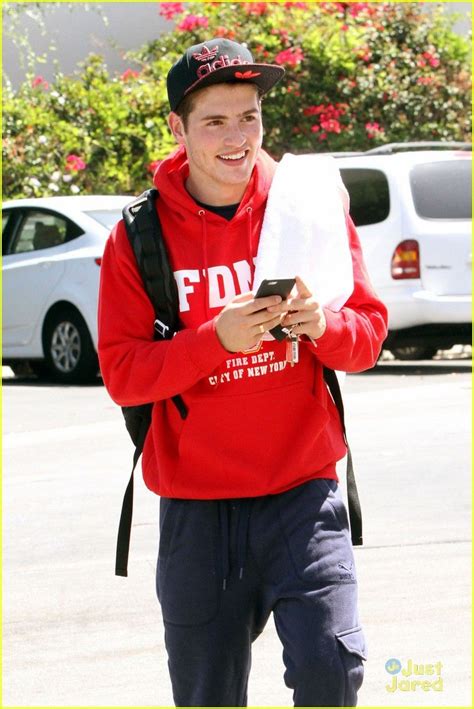 Full Sized Photo Of Gregg Sulkin Proves Shawn Brothers Gym Time 03