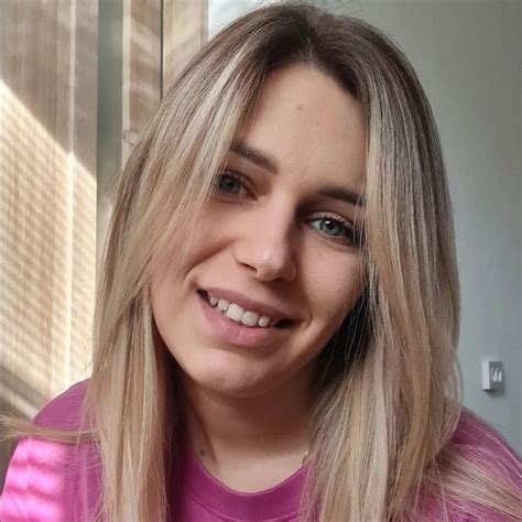 Давайте знайомитись Я Віка😉 СММ спеціаліст вже більше 13 років Маю