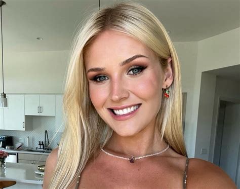 Allie Dunn Bio Age Height Wiki Models Biography