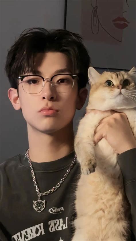 Xiao Wang 小汪 สไตล์ทรงผม แฟน ชาย